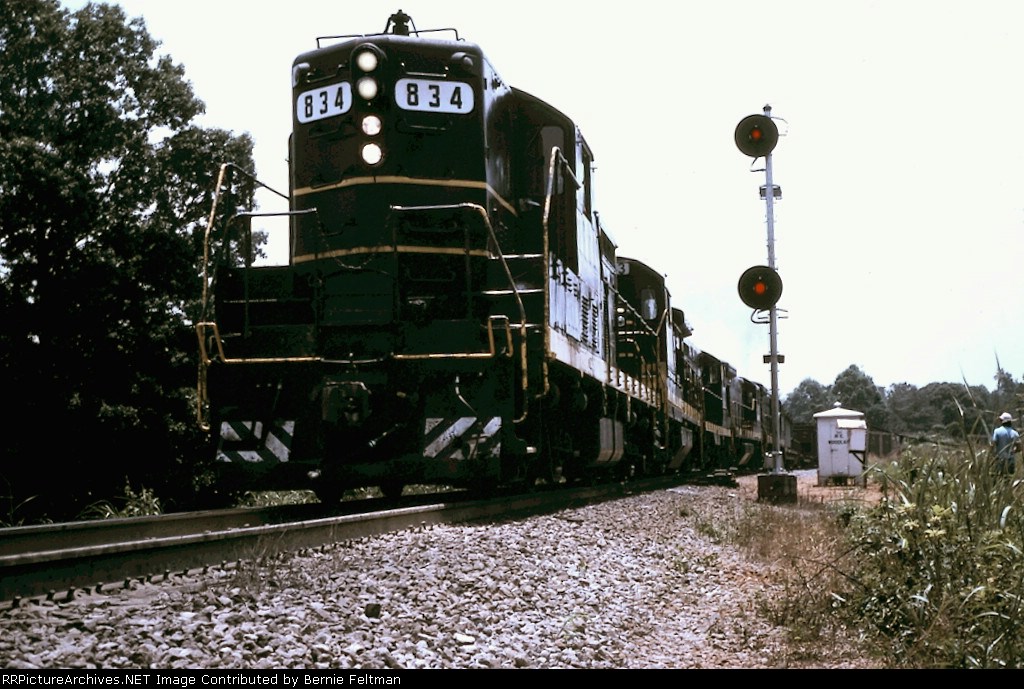 Seaboard Coast Line GP7 #834, leading 3 U36B's and another GP7, power Atlanta bound train #322 ...